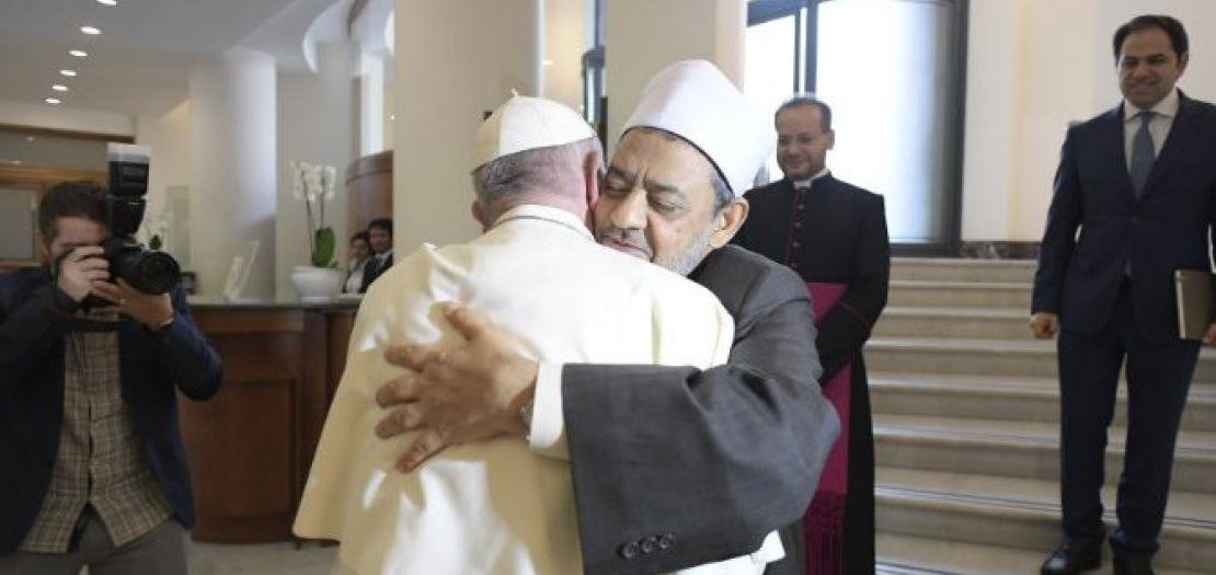 البابا فرنسيس يستقبل شيخ الأزهر أحمد الطيب في الفاتيكان Abouna